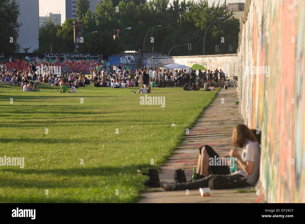 Clubbing berlin hi-res stock photography and images - Alamy
