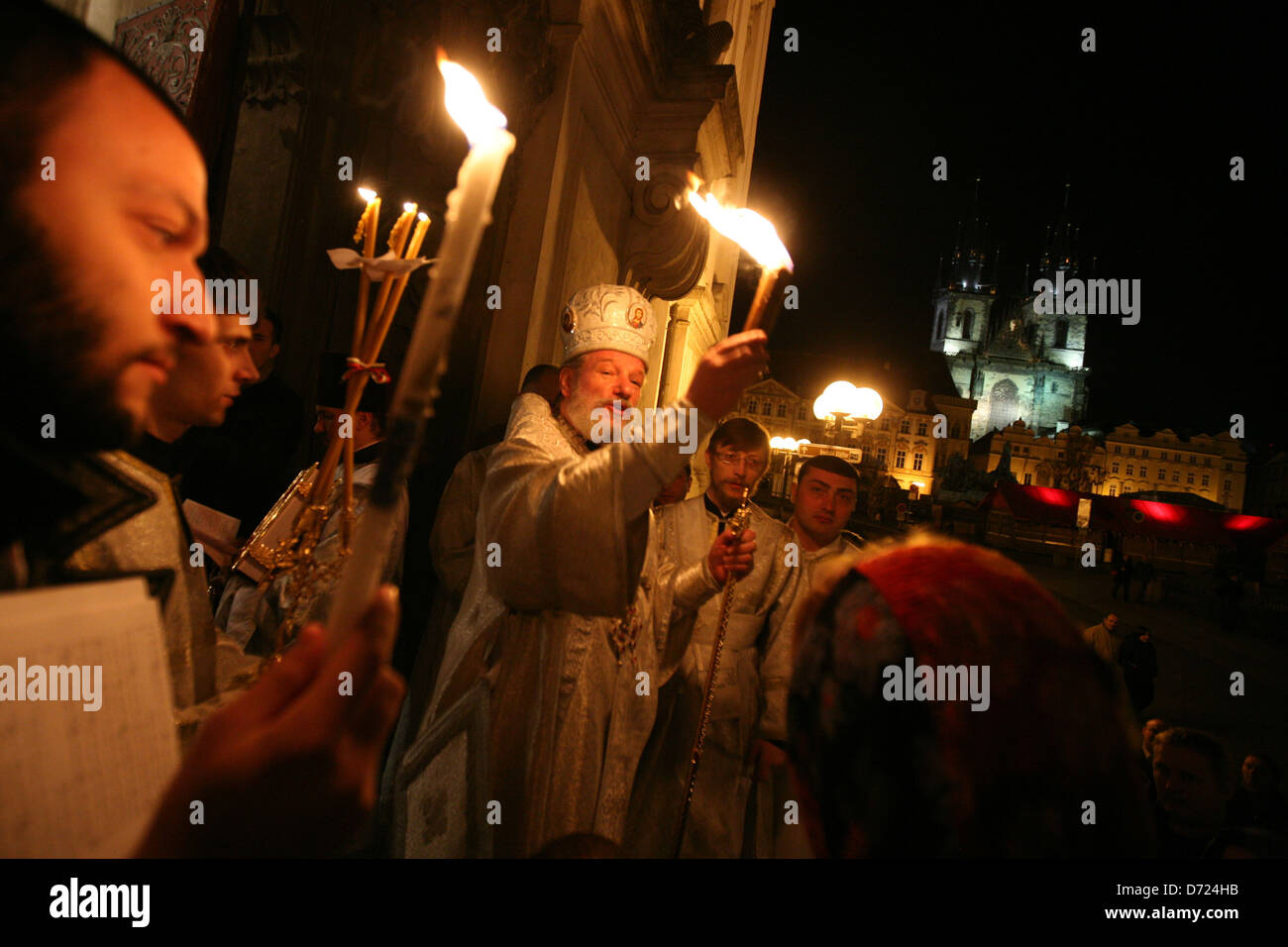 Orthodox Metropolitan Christopher leads the Orthodox Easter night ...