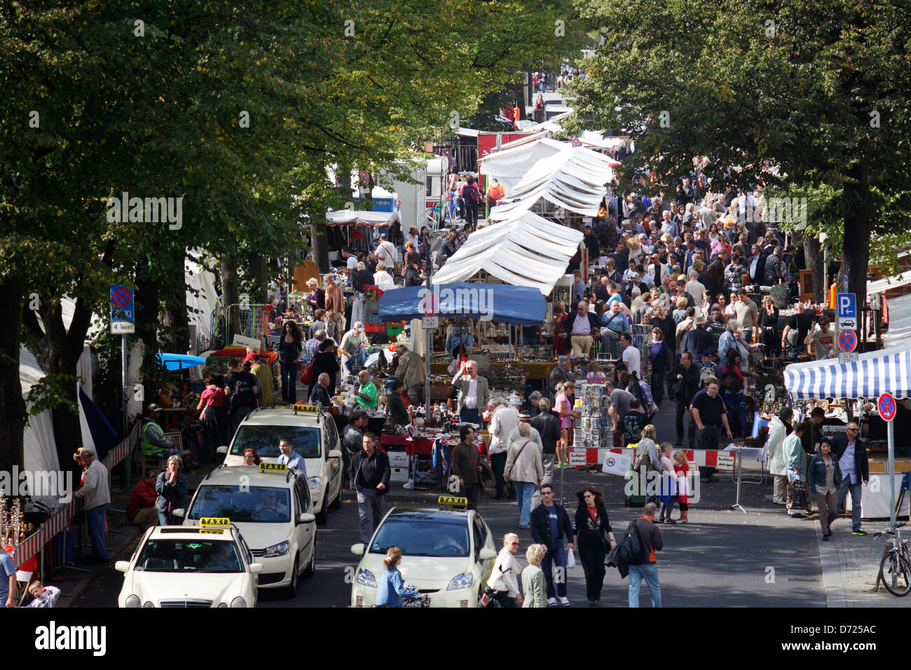 Commercial clutter hi-res stock photography and images - Alamy