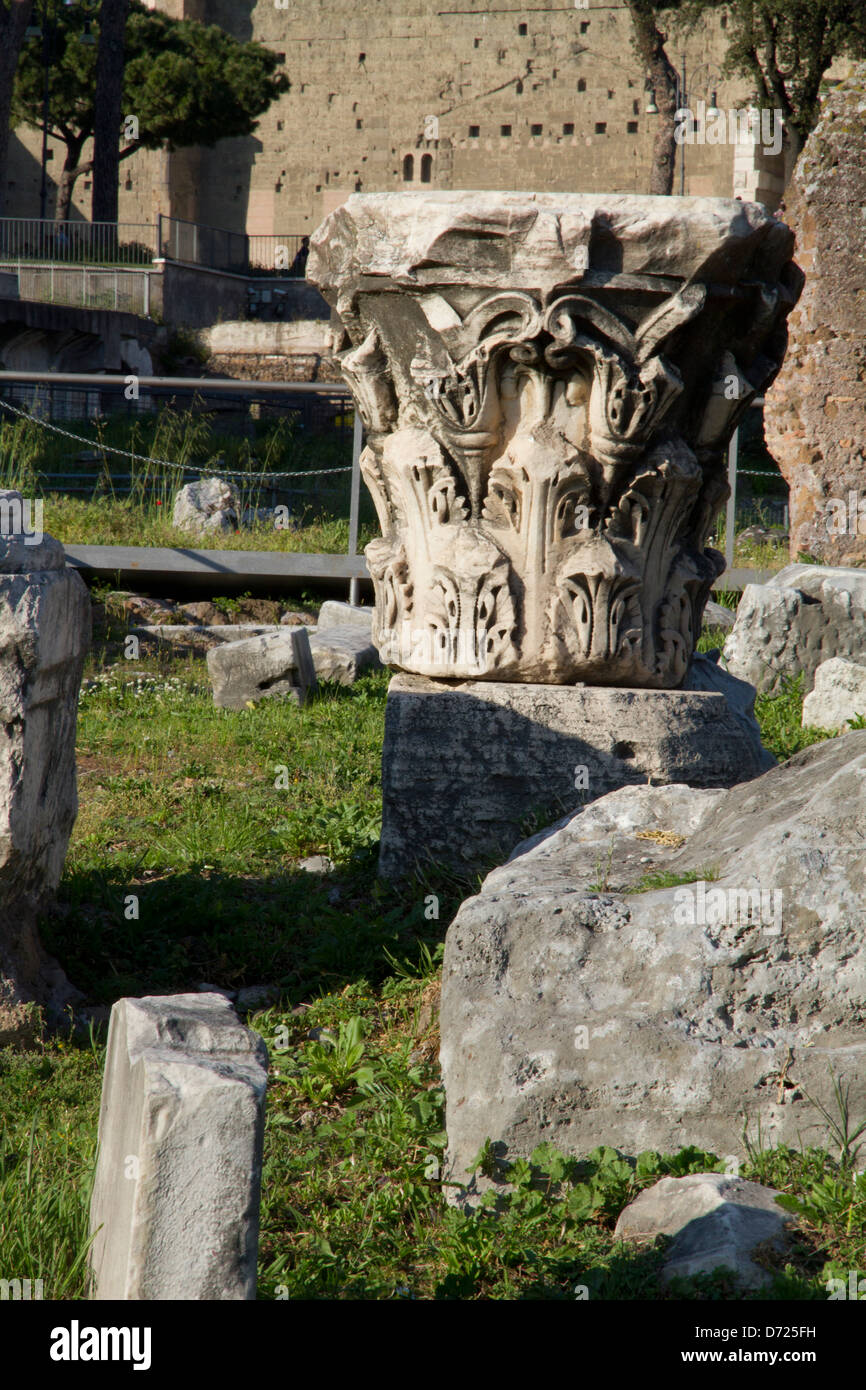 Roman capitel hi-res stock photography and images - Alamy