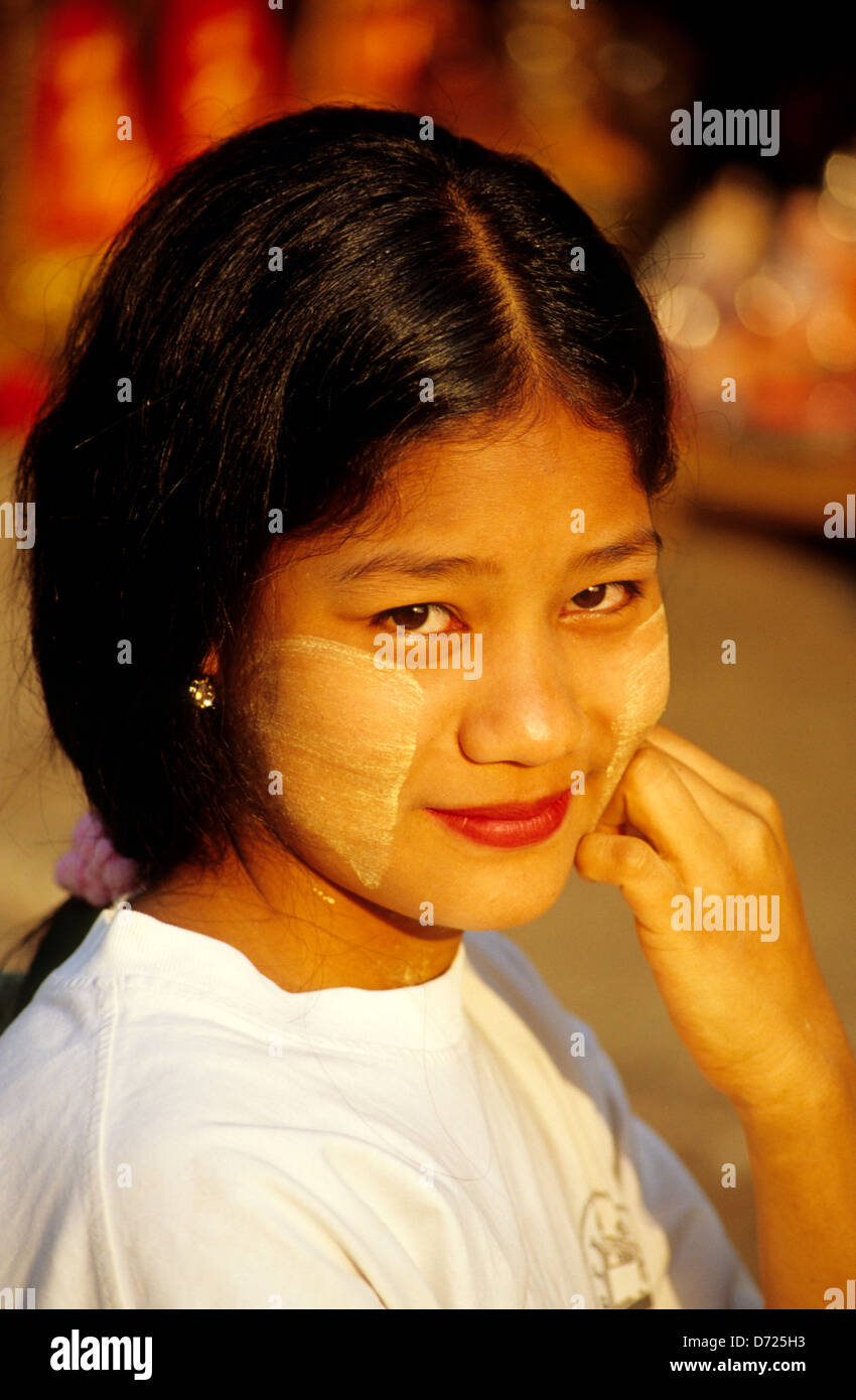 Tanaka paste hi-res stock photography and images - Alamy