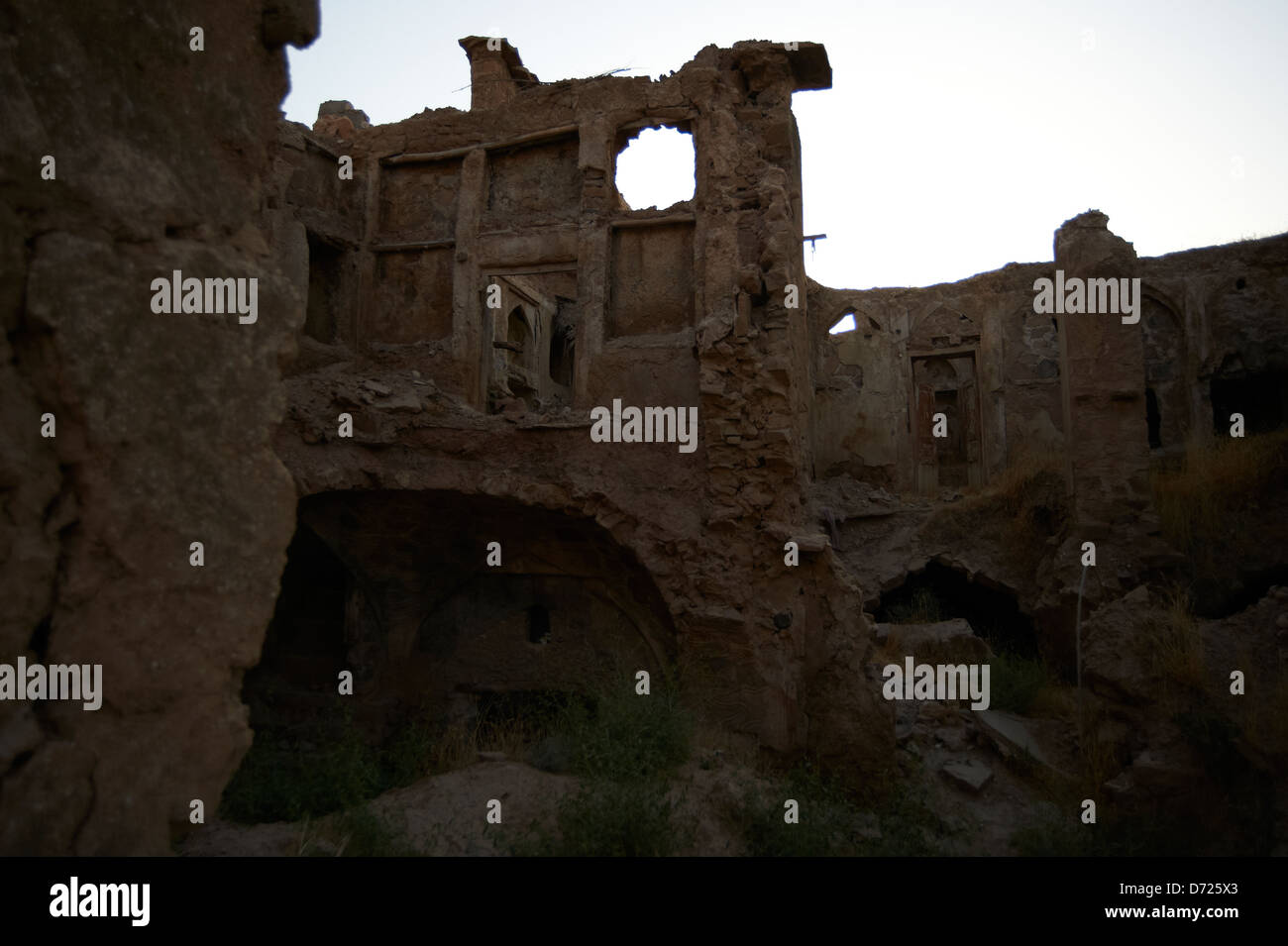 A ghost town near Shiraz in Iran Stock Photo - Alamy