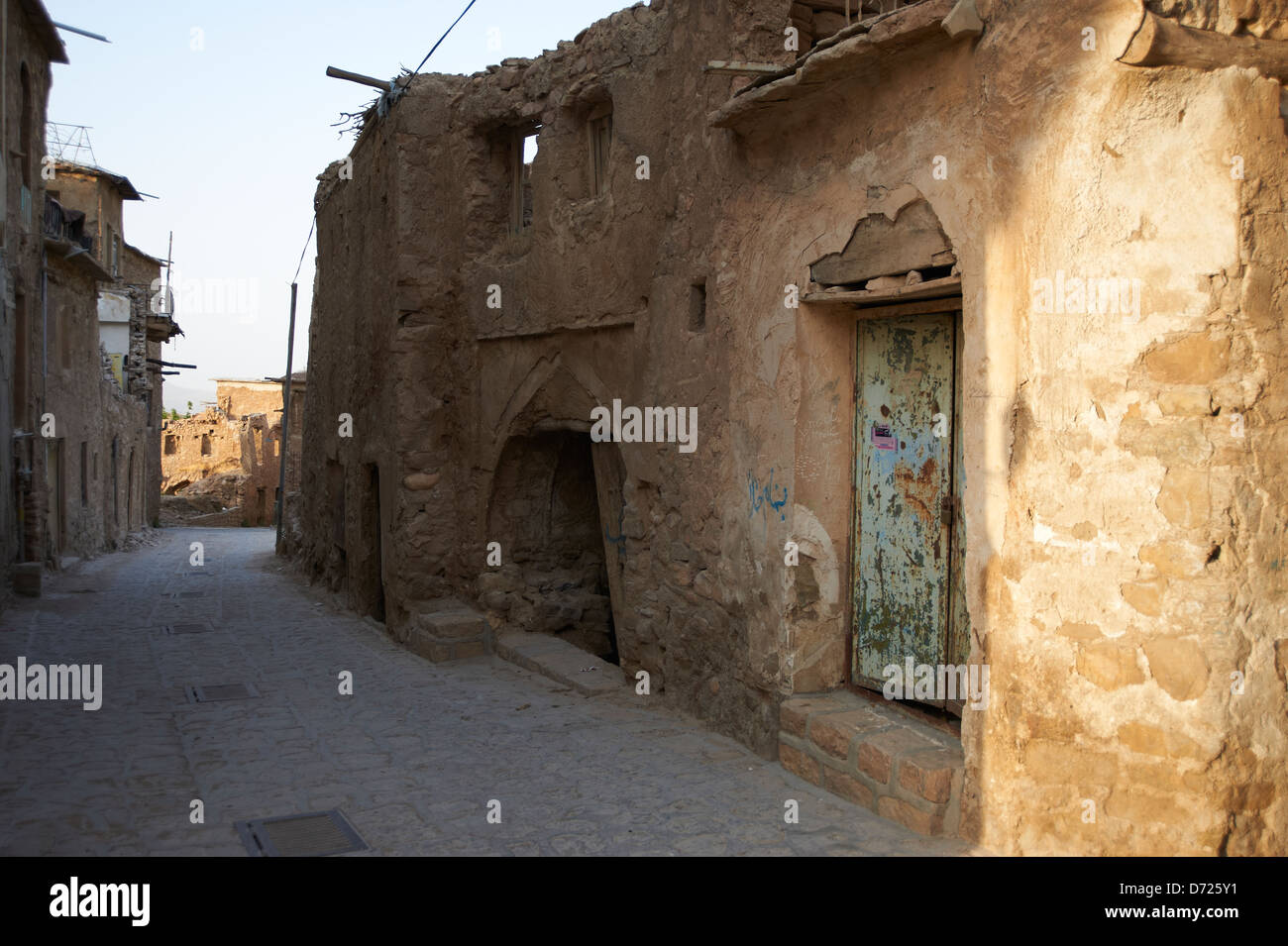 A ghost town near Shiraz in Iran Stock Photo - Alamy
