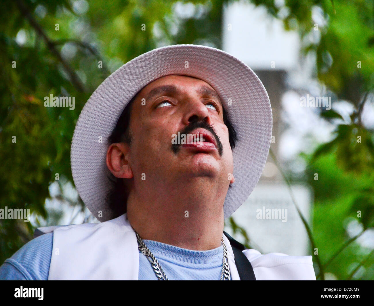 man singing song Stock Photo - Alamy