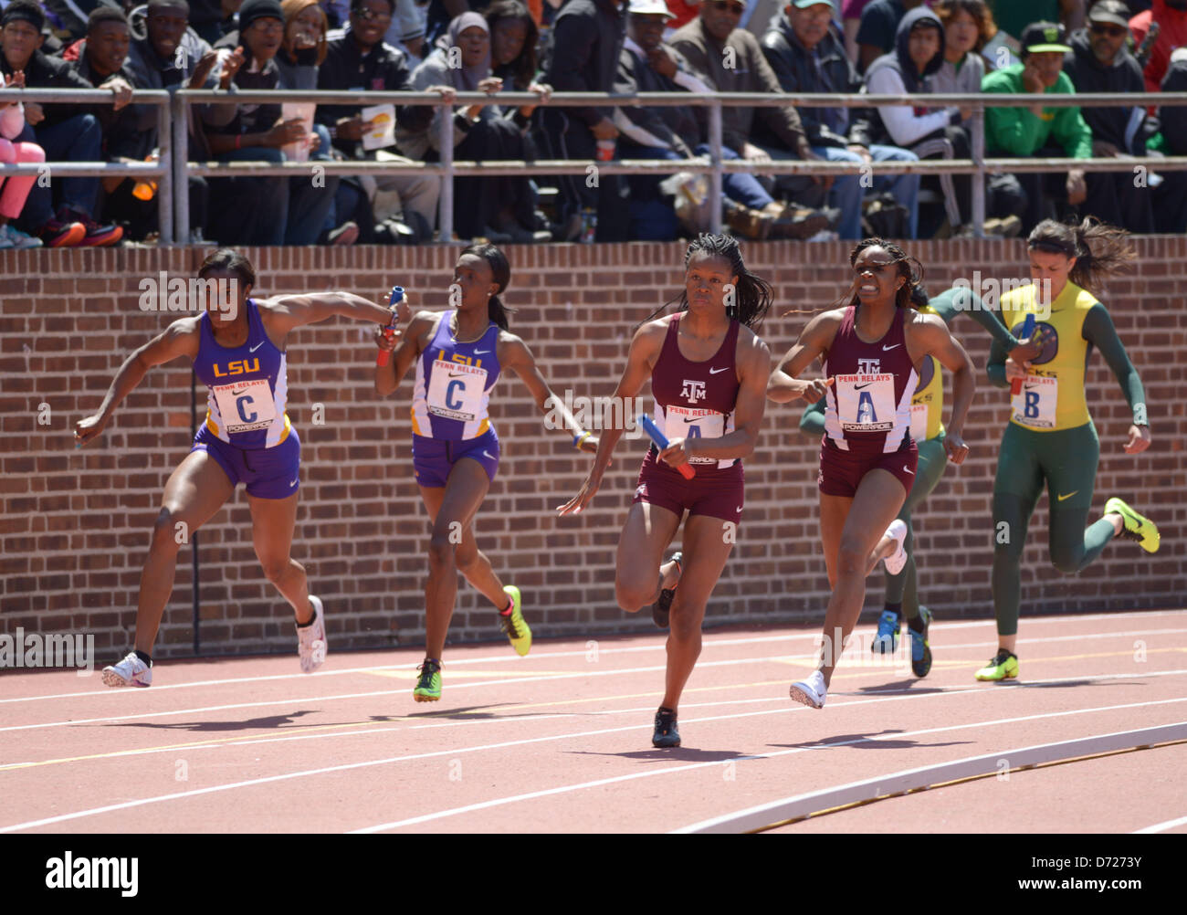 Womens 4x100 relay hi-res stock photography and images - Alamy