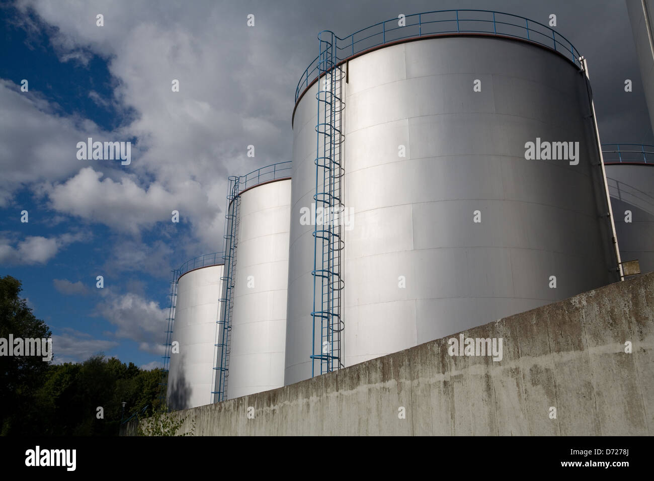 Storage capacities hi-res stock photography and images - Alamy