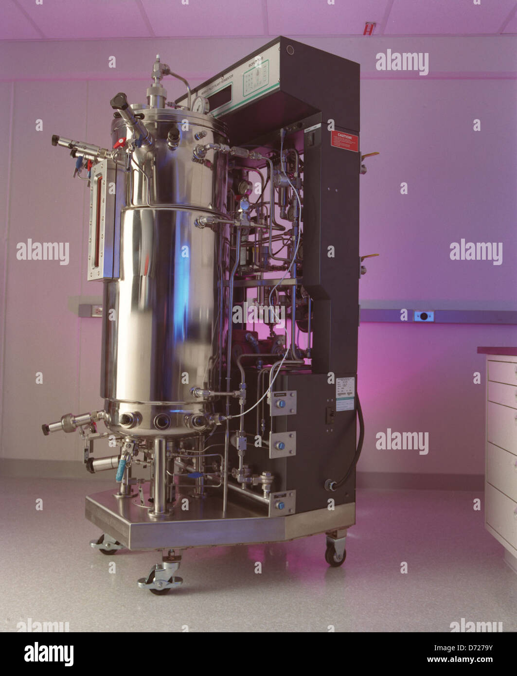 Bioreactors hi-res stock photography and images - Alamy