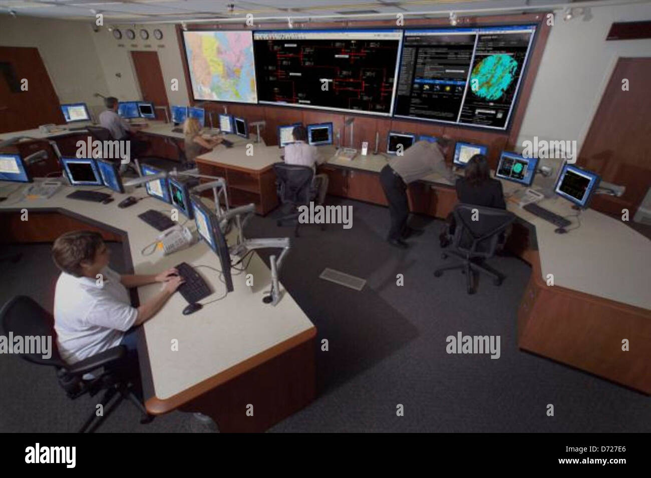 Electricity infrastructure operations center hi-res stock photography ...