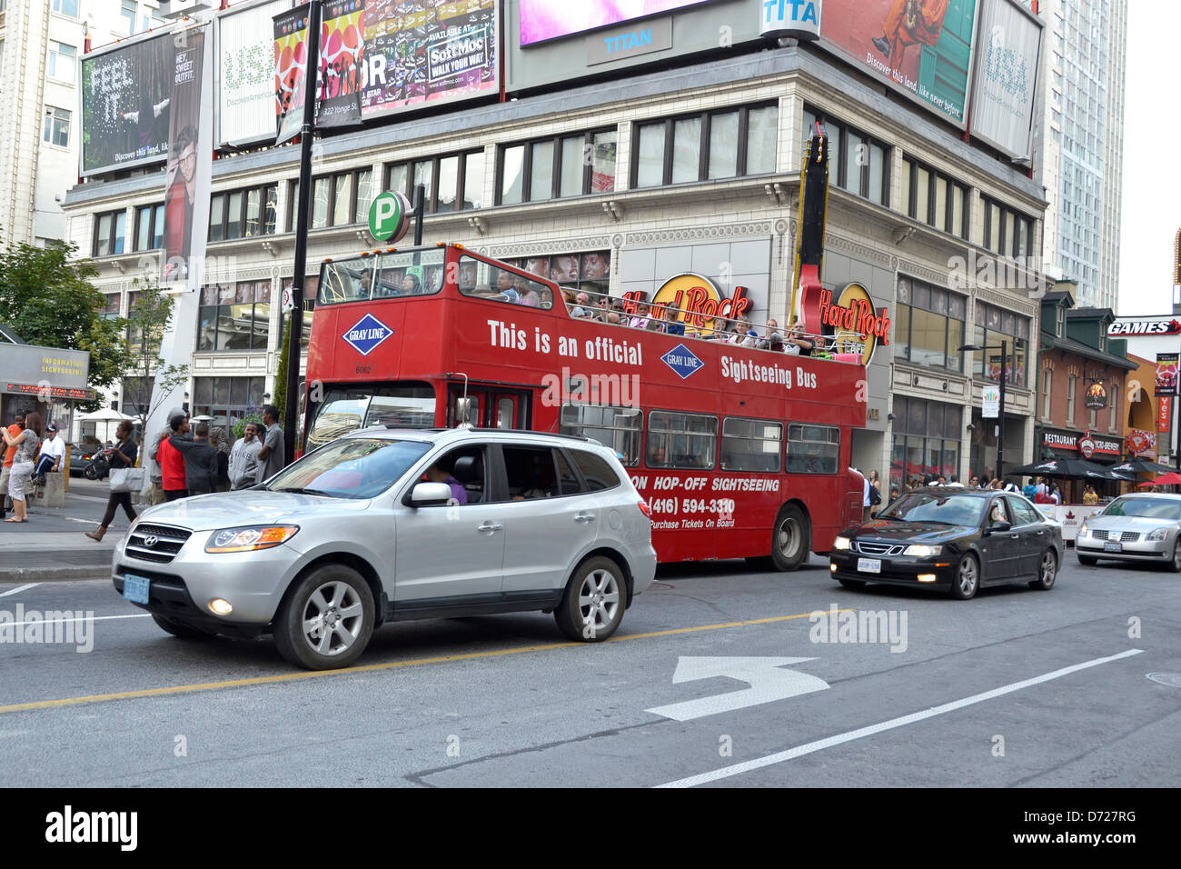 a tourist bus scene in downtown toronto Stock Photo - Alamy