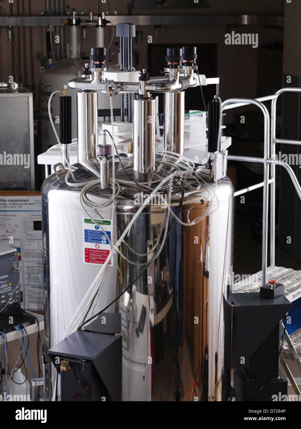 Mhz hi-res stock photography and images - Alamy