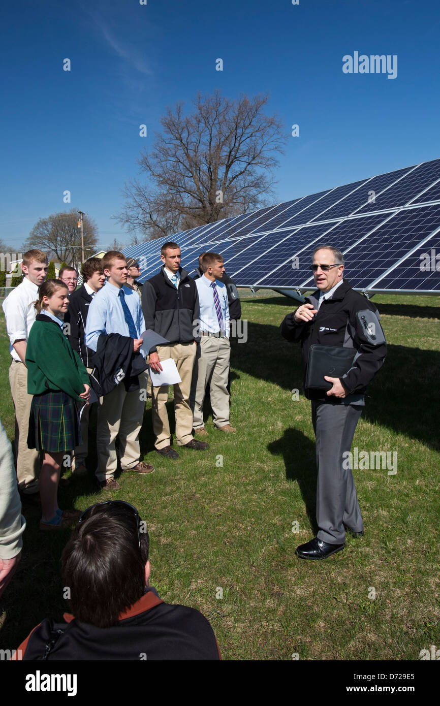School teenager solar hi-res stock photography and images - Alamy