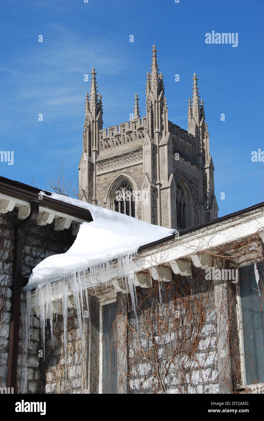 University toronto in winter hi-res stock photography and images - Alamy