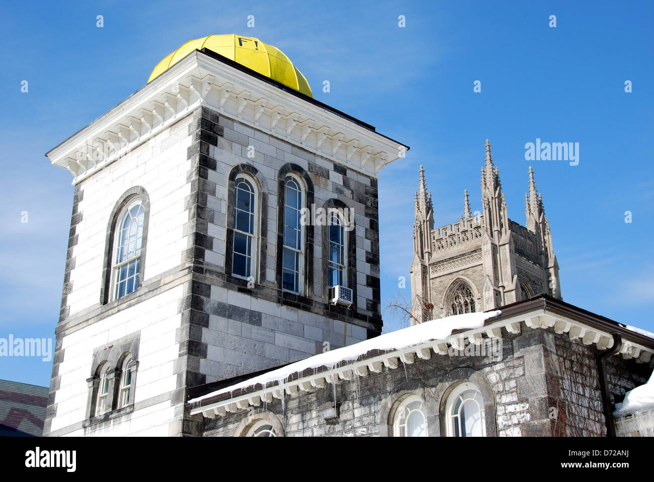 University toronto in winter hi-res stock photography and images - Alamy