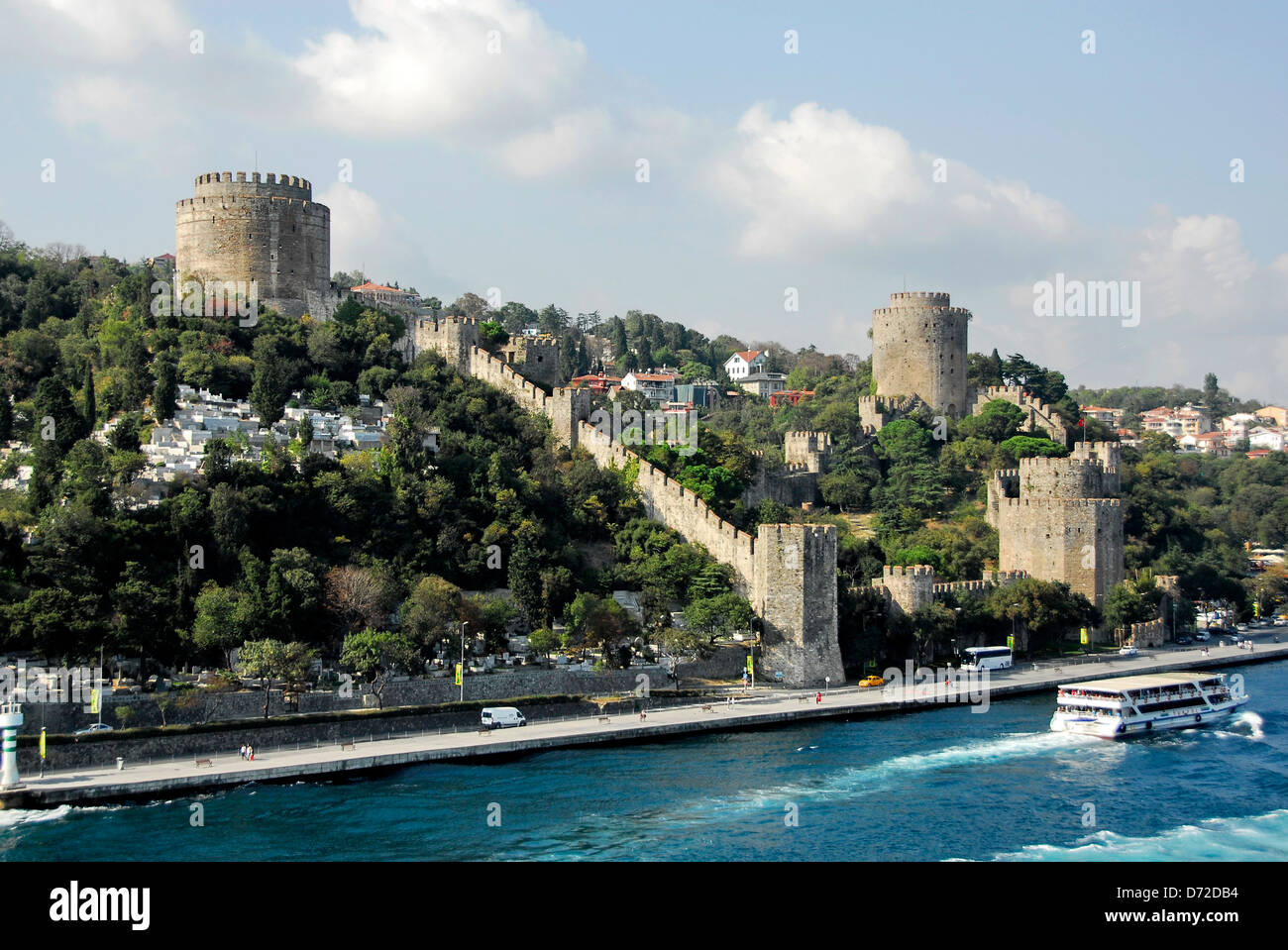 Rumeli Castle on the shore of the Bosphorus Strait in Istanbul, Turkey ...