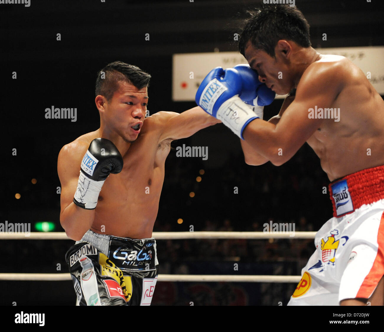 (L-R) Koki Kameda (JPN), Panomroonglek Kaiyanghadaogym (THA), APRIL 7 ...