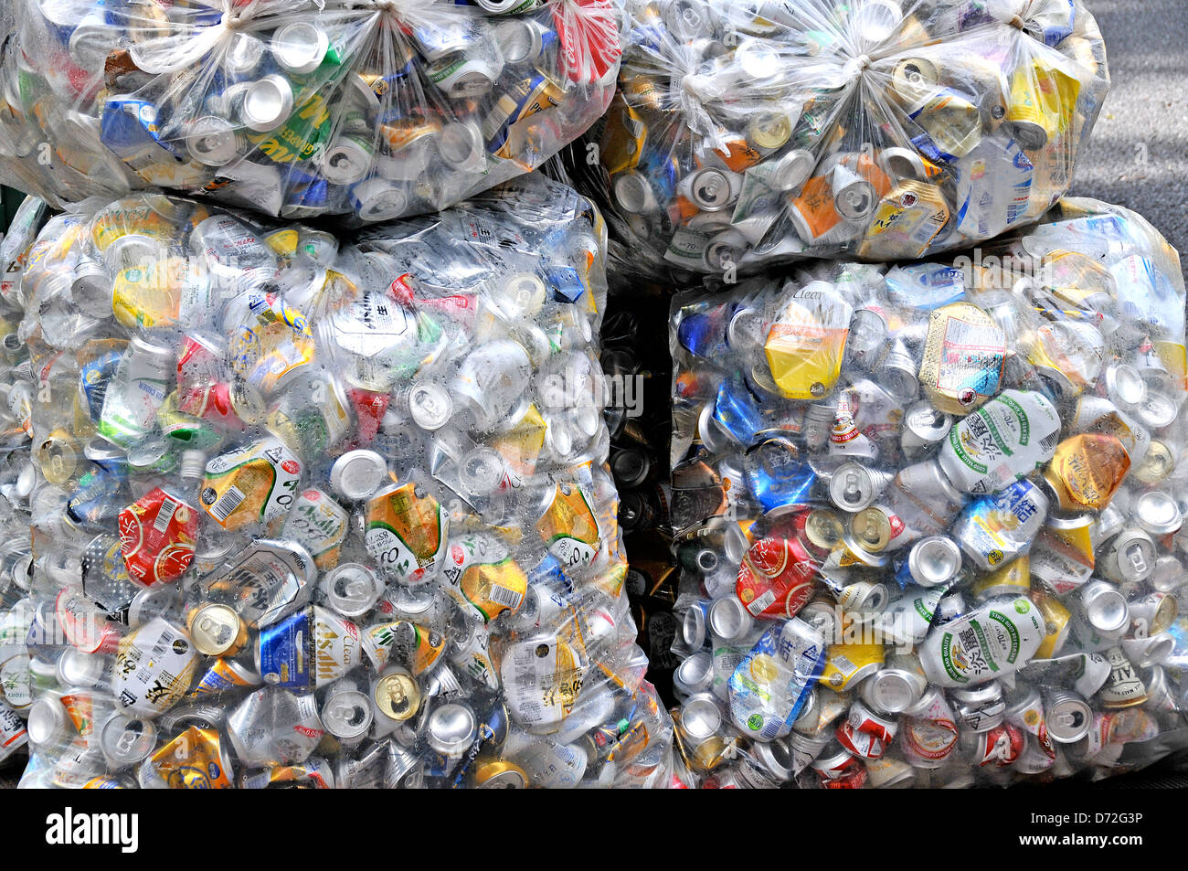 Trash bag japan hi-res stock photography and images - Alamy
