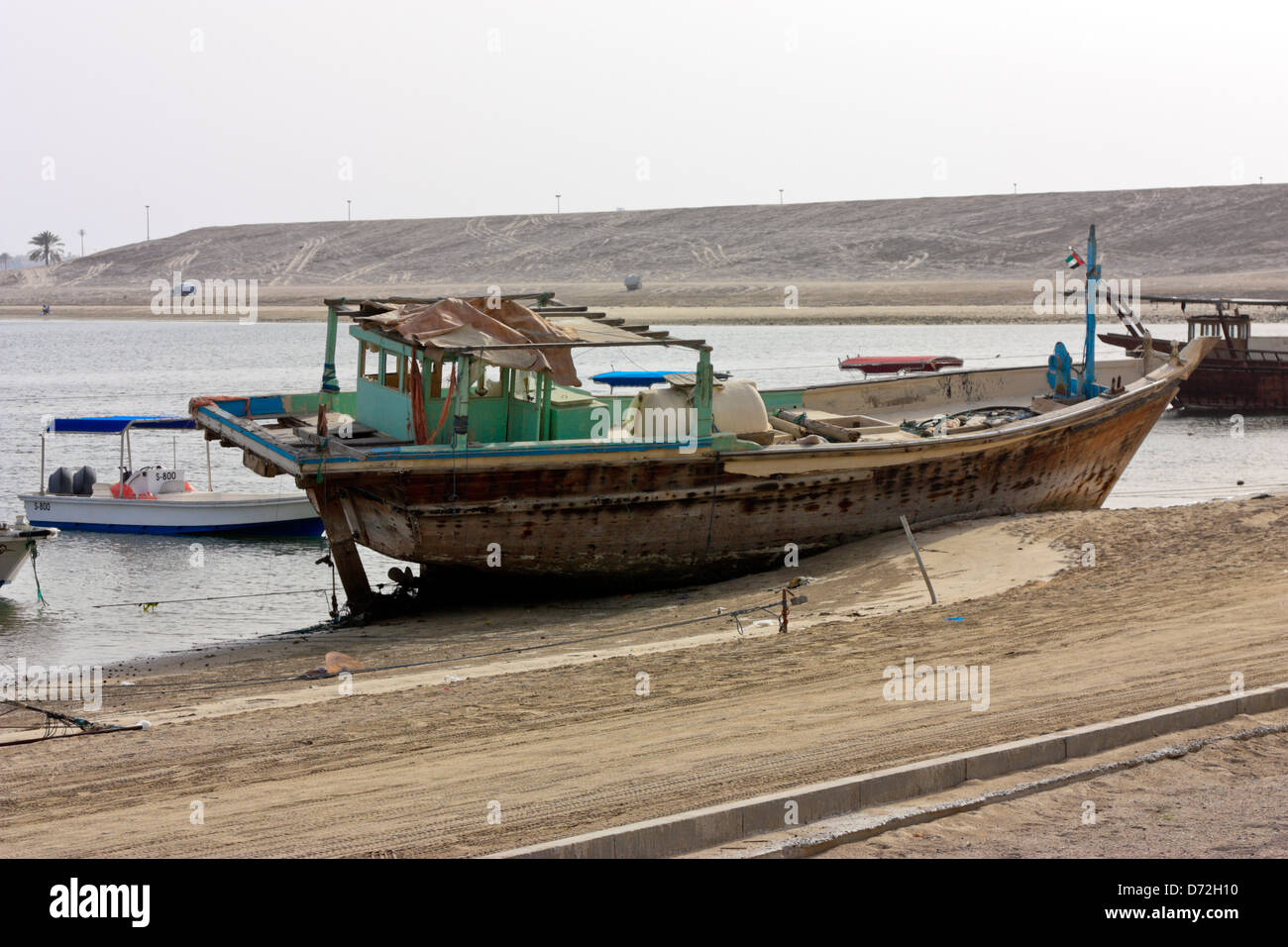 Old fishing dhow hi-res stock photography and images - Alamy