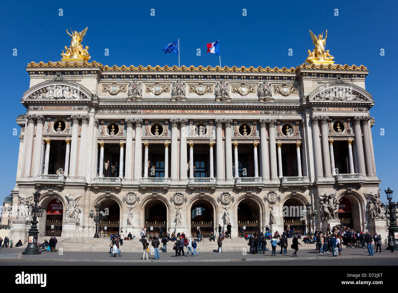 Opera paris scene hi-res stock photography and images - Alamy