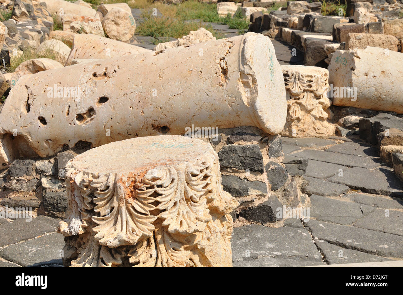 Columns in ancient city of Beit Shean. Israel Stock Photo - Alamy