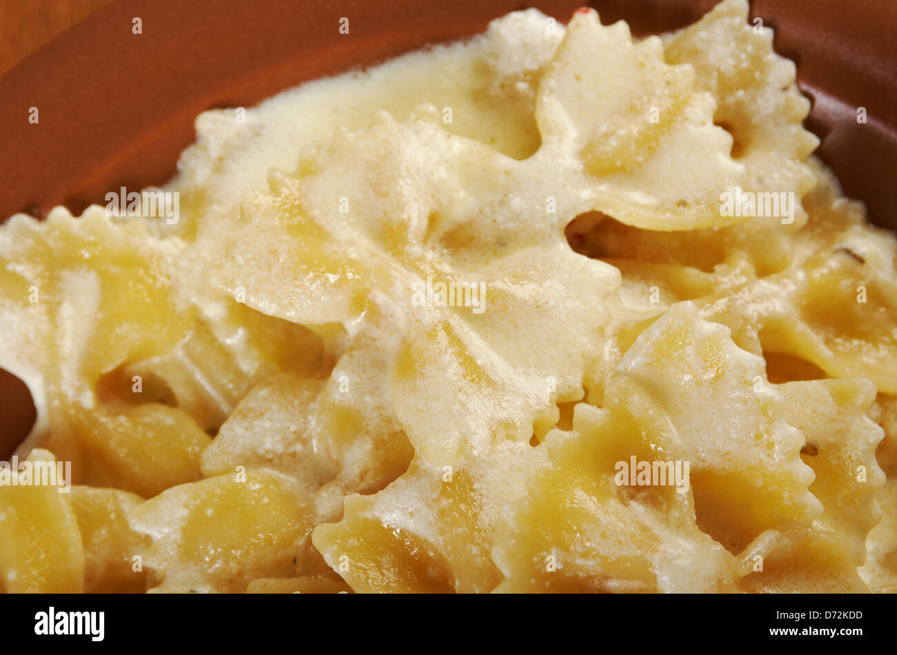 Pasta farfalle vegetables hi-res stock photography and images - Alamy