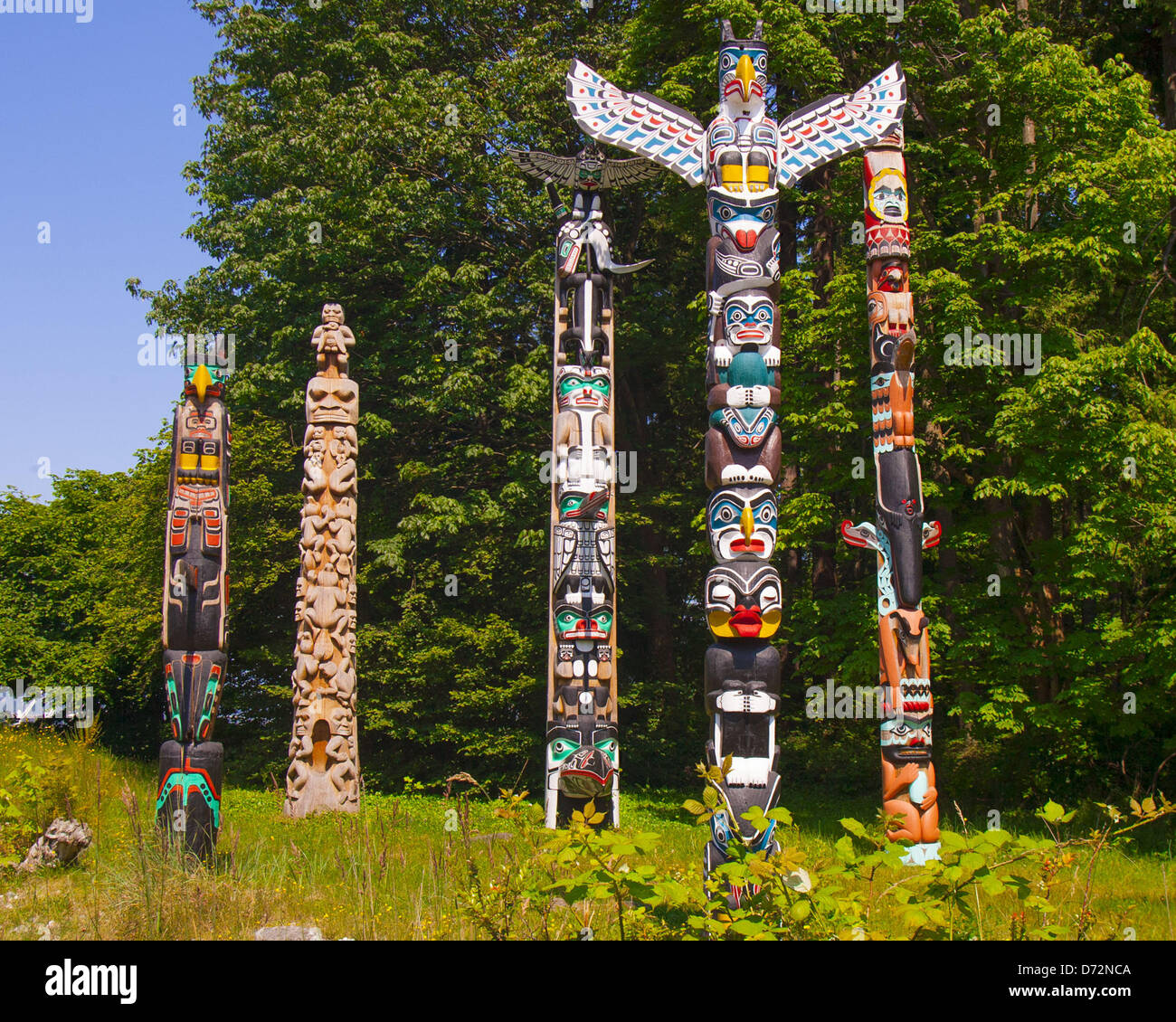 Kakaso'las totem pole hi-res stock photography and images - Alamy