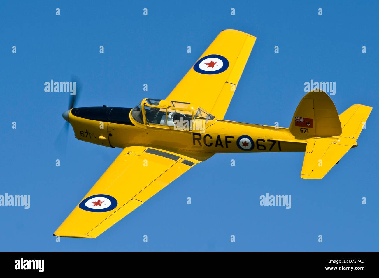 de Havilland Chipmunk 671 G-BNZC Flying at Old Warden Shuttleworth ...