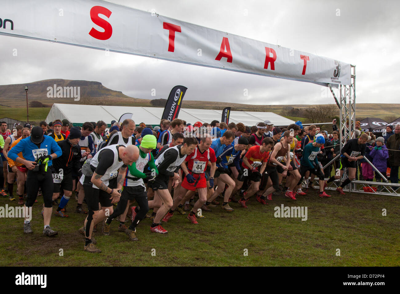 Three peaks yorkshire runner hi-res stock photography and images - Alamy