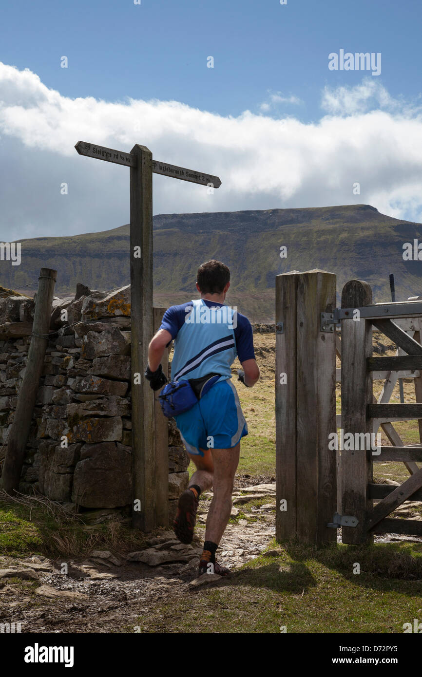 Three peaks yorkshire runner hi-res stock photography and images - Alamy