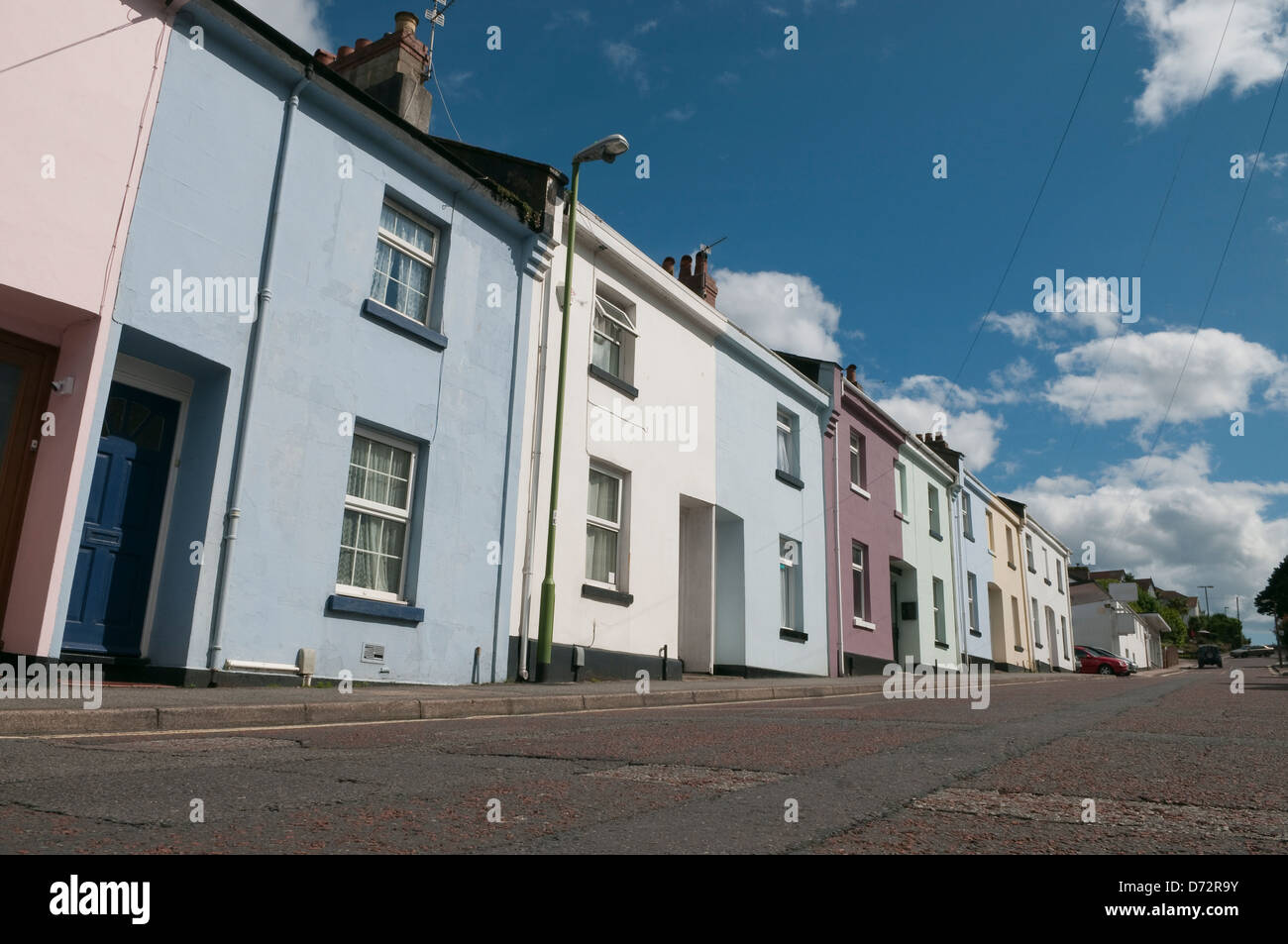 Empty houses uk street hi-res stock photography and images - Alamy