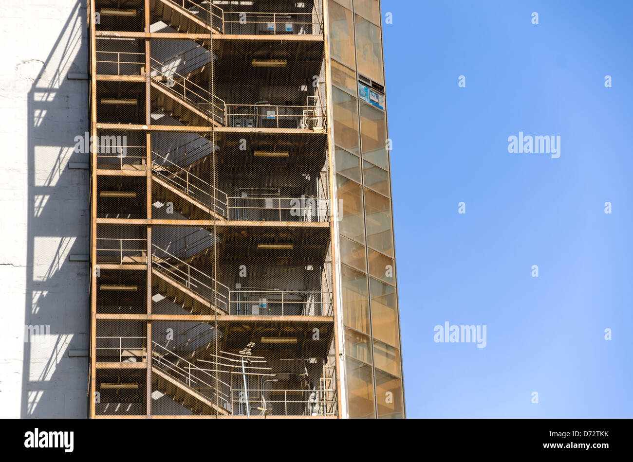 Apartment building exterior steps hi-res stock photography and images ...