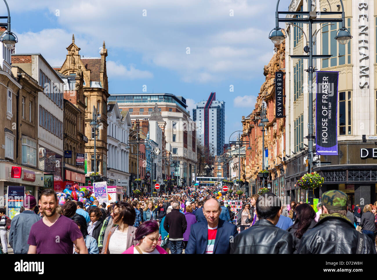Crowded pedestrian area hi-res stock photography and images - Alamy