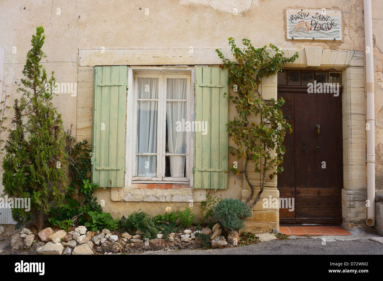 Provencal house Provence France Stock Photo - Alamy