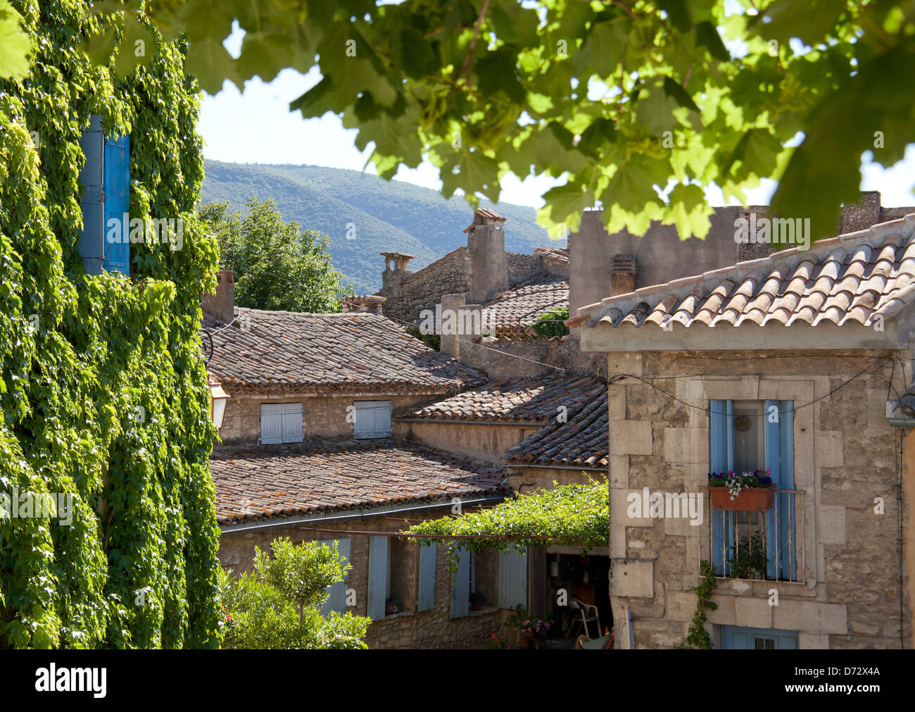 Bonnieux, France, view over the roofs of the old town Stock Photo - Alamy