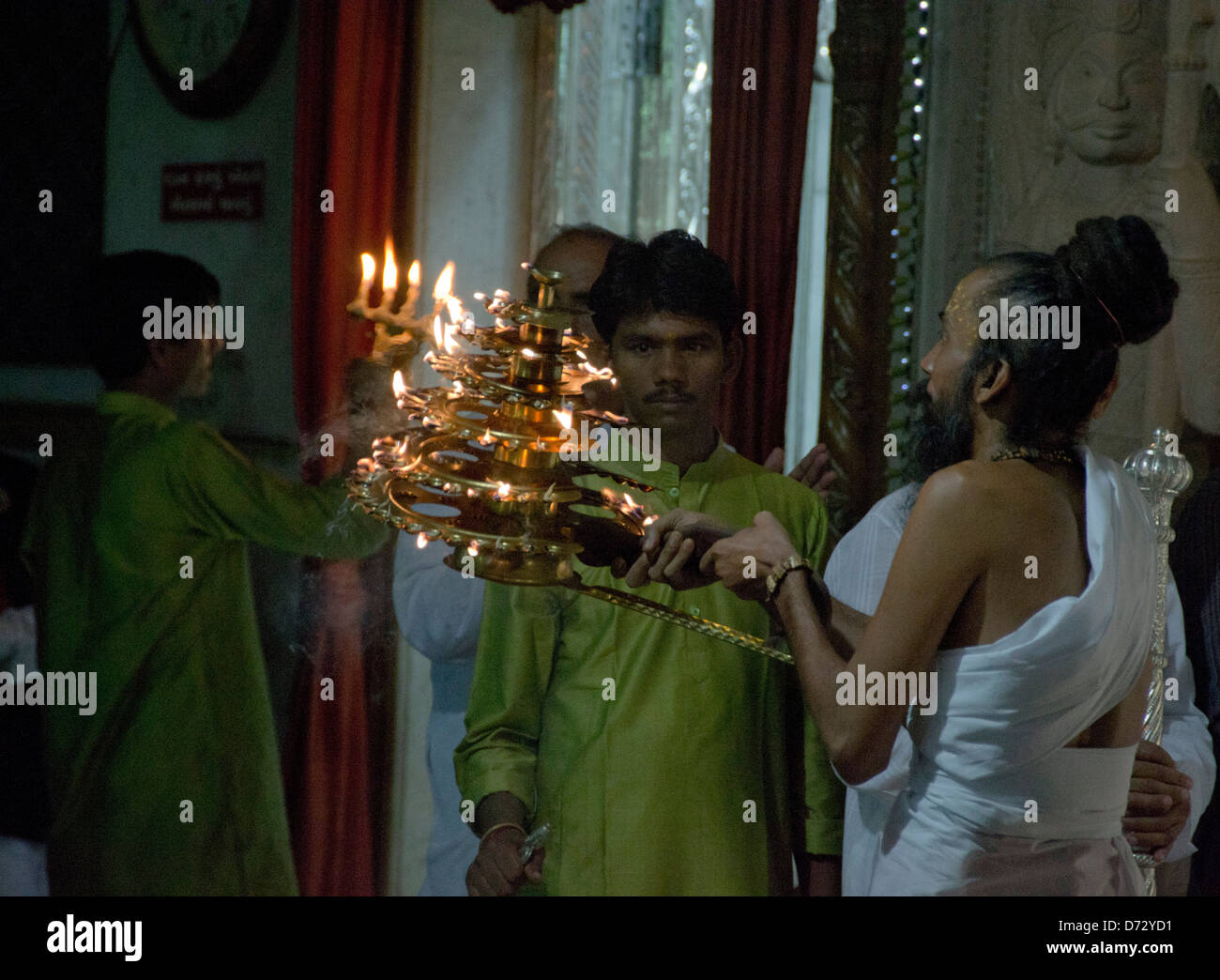 Priest doing pooja Stock Photo - Alamy