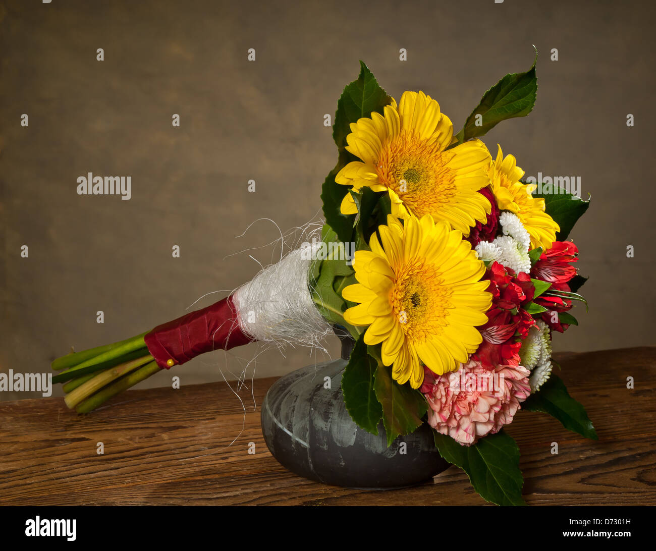 Bright coloured floral bouquet hi-res stock photography and images - Alamy
