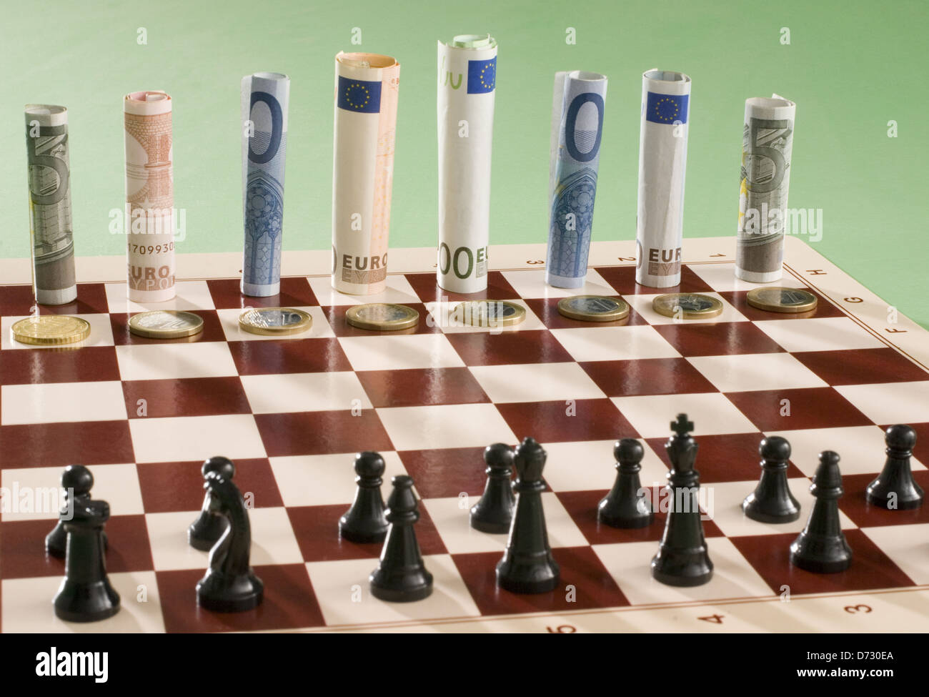 Chess money hi-res stock photography and images - Alamy