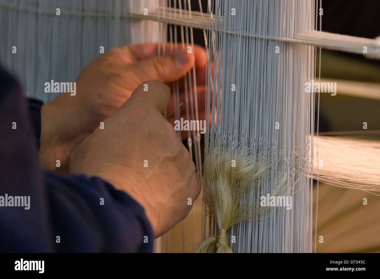 Man weaving loom hi-res stock photography and images - Alamy