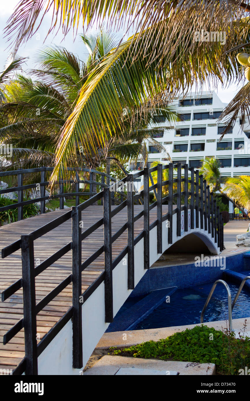 Swimming pool at the vacation resort in Cancun, Mexico Stock Photo - Alamy