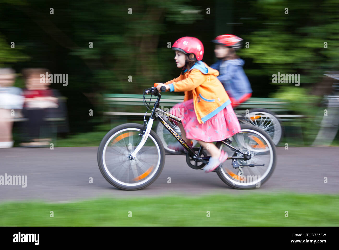 Commuters bikes city hi-res stock photography and images - Alamy