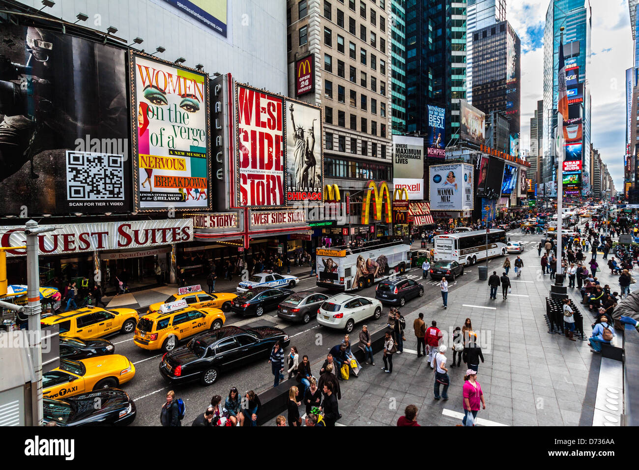 Times square towers hi-res stock photography and images - Alamy