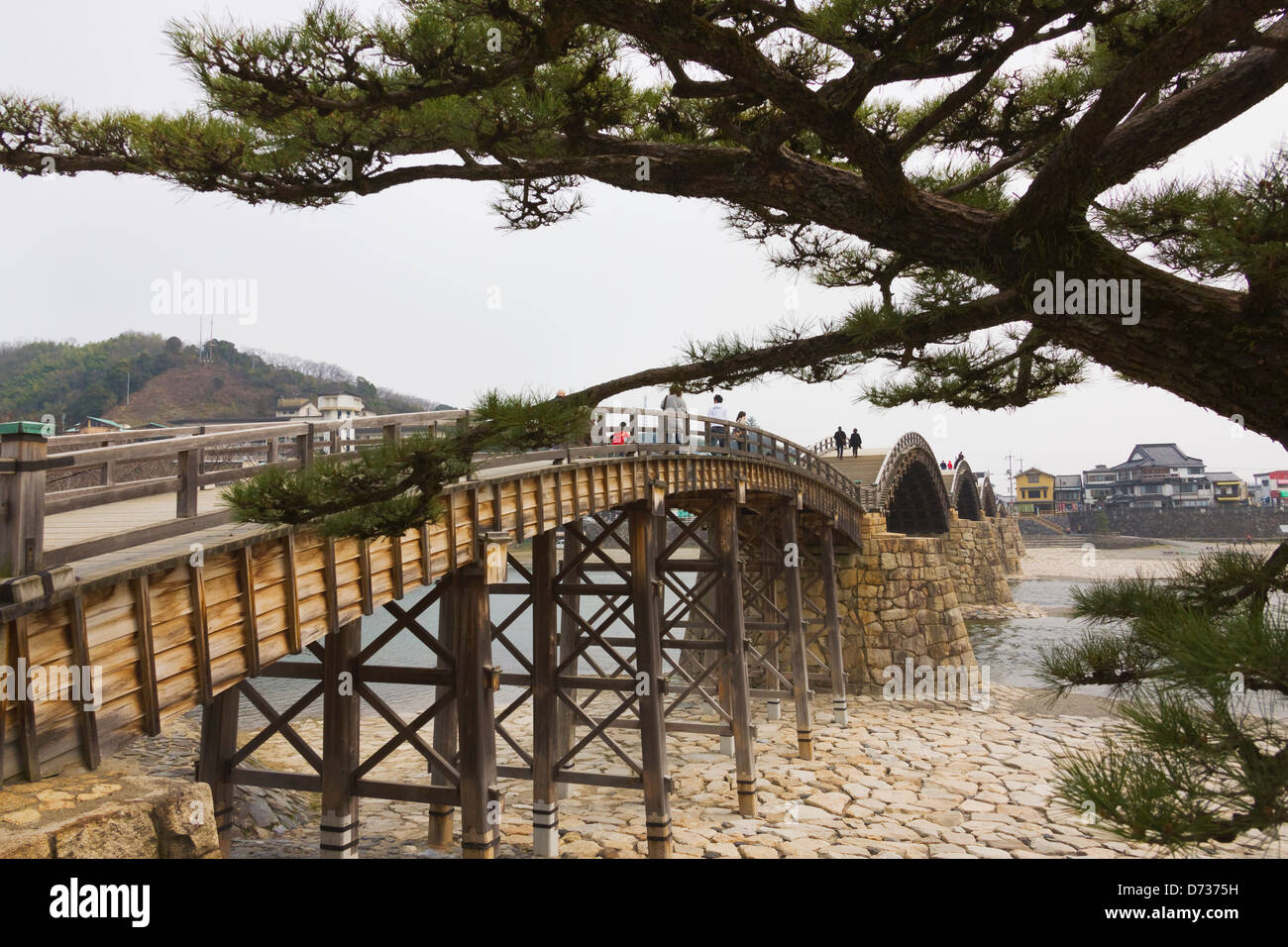 Kintai-kyo Bridge, historic wooden arch bridge, Iwakuni, Japan Stock ...