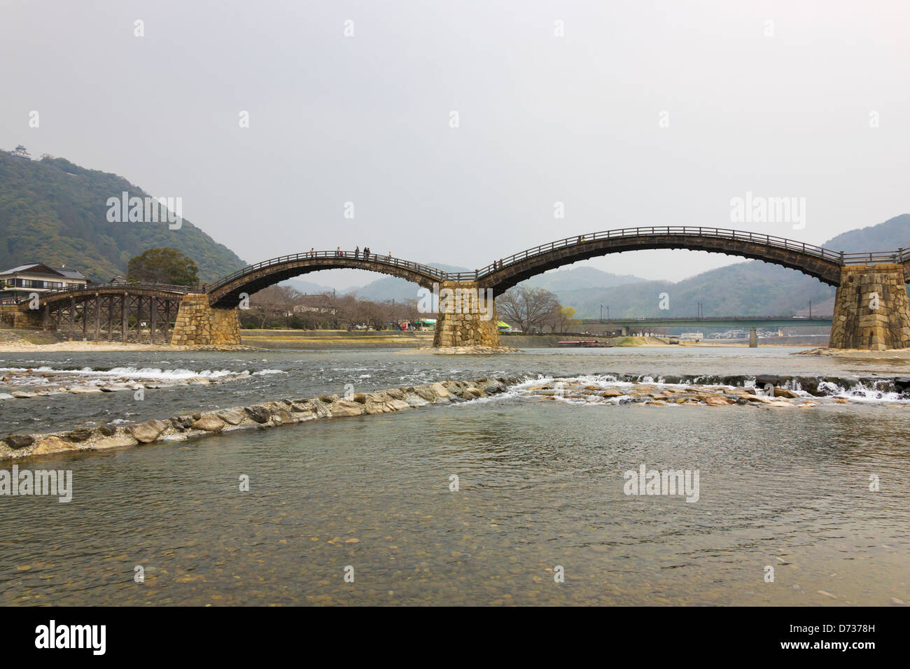 Kintai-kyo Bridge, historic wooden arch bridge, Iwakuni, Japan Stock ...