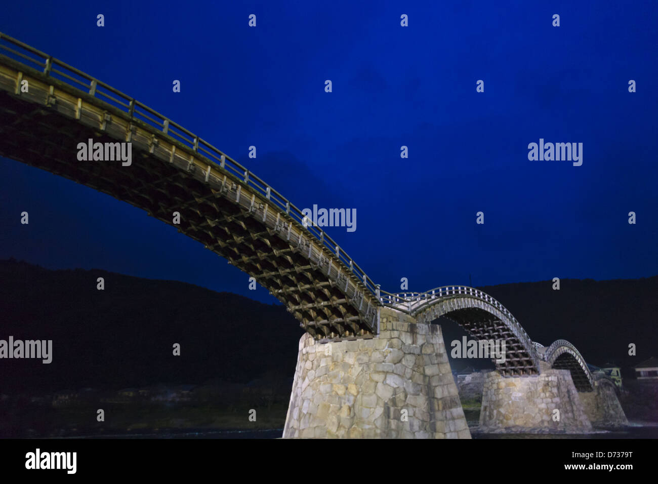 Night view of Kintai-kyo Bridge, historic wooden arch bridge, Iwakuni ...