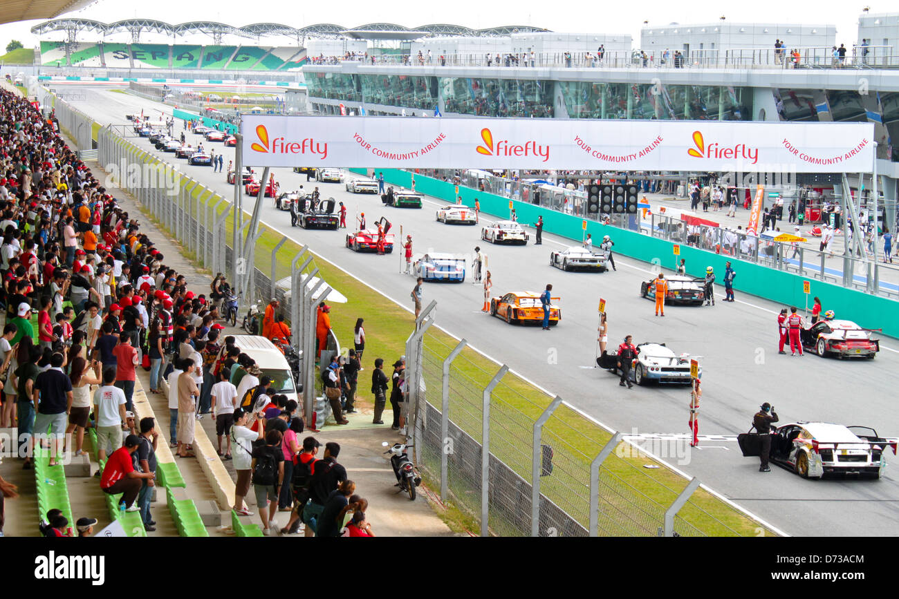 Spectators crowd floated the grandstand to withness the SUPER GT 2011 ...