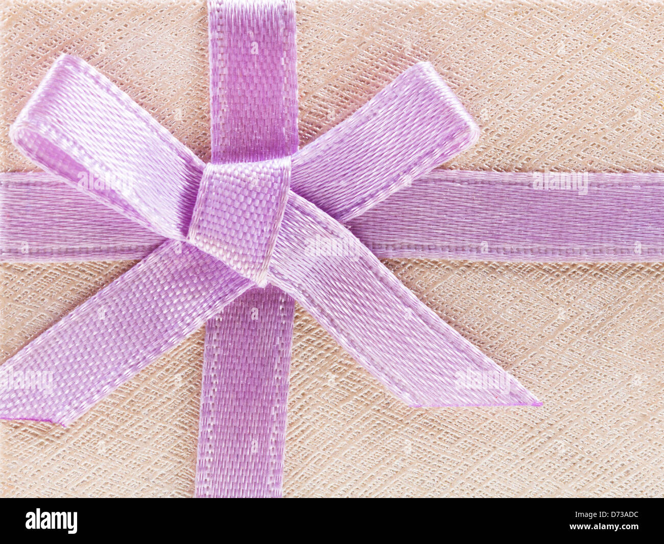 Pink bow knot hi-res stock photography and images - Alamy