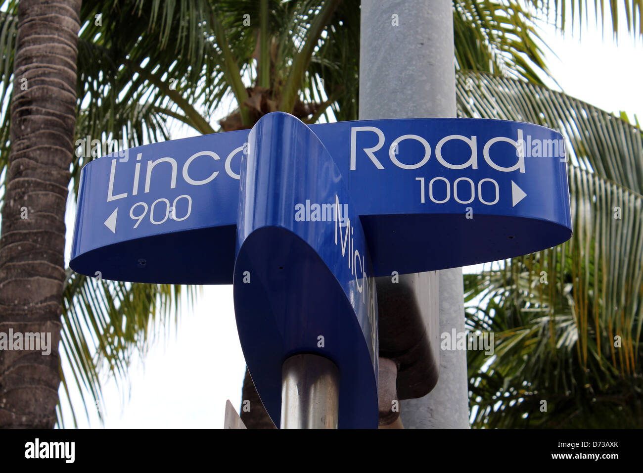 Bright blue street sign intersecting at Lincoln Road, Miami Beach ...