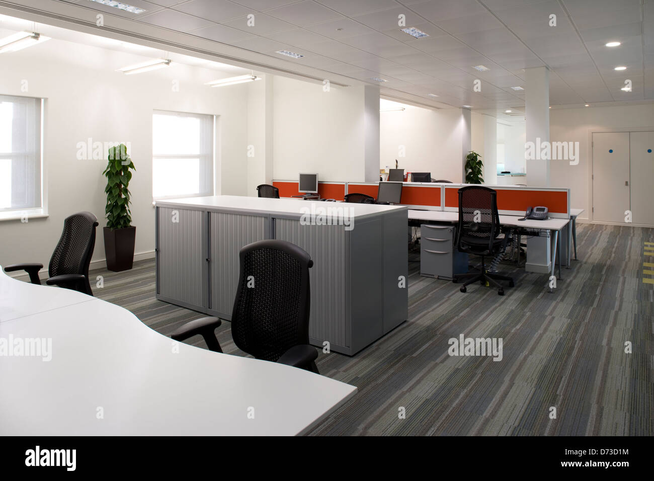 Office desk workstation furniture hi-res stock photography and images ...