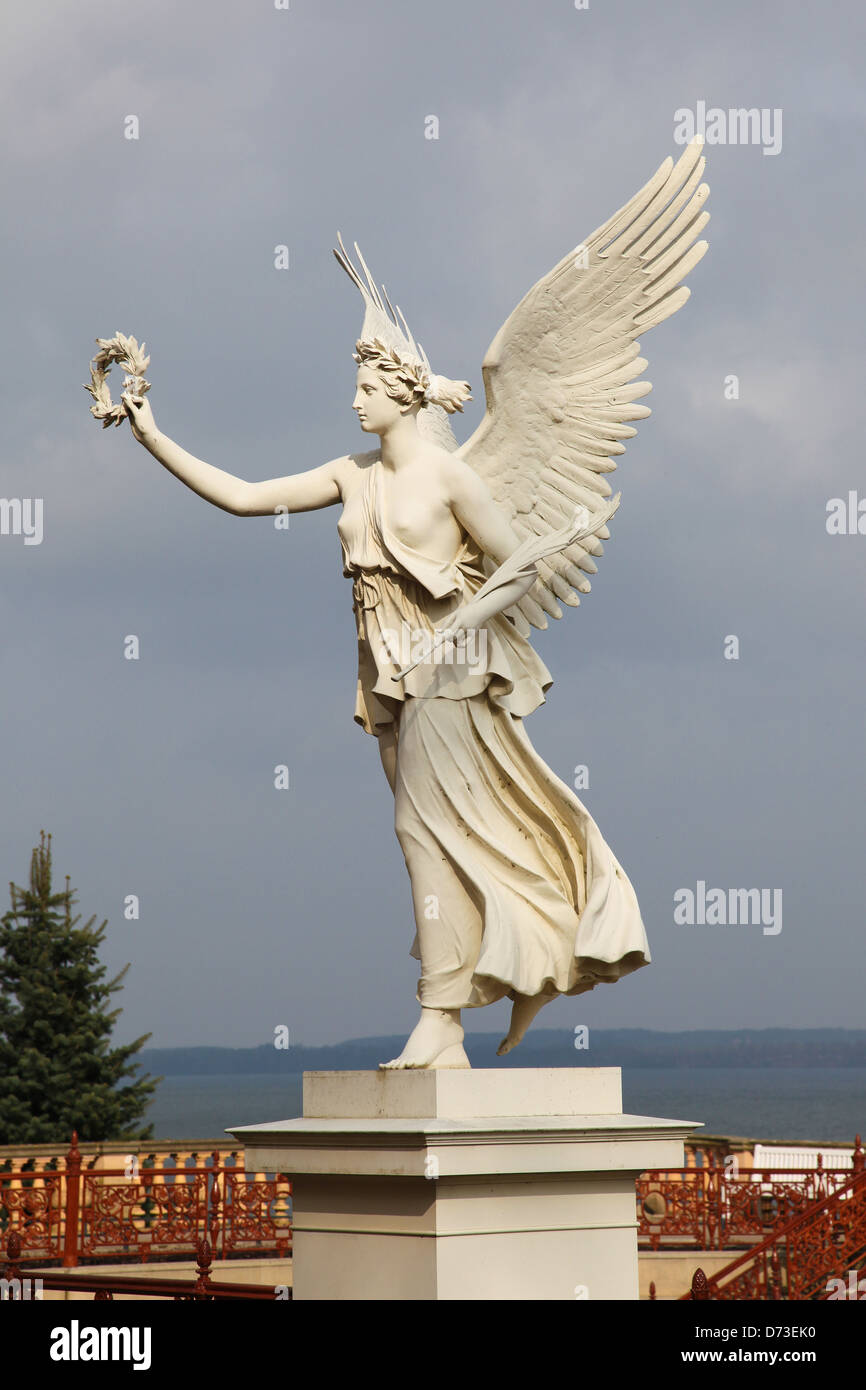 Laurel crown hi-res stock photography and images - Alamy