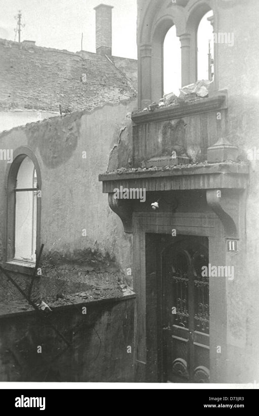 Destroyed synagogue hi-res stock photography and images - Alamy