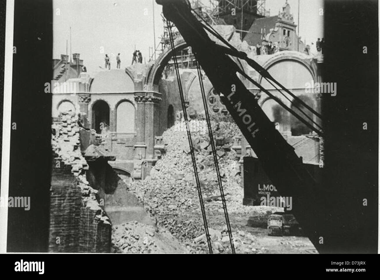 Munich Synagogue; Rubble; Crane in Foreground Stock Photo - Alamy